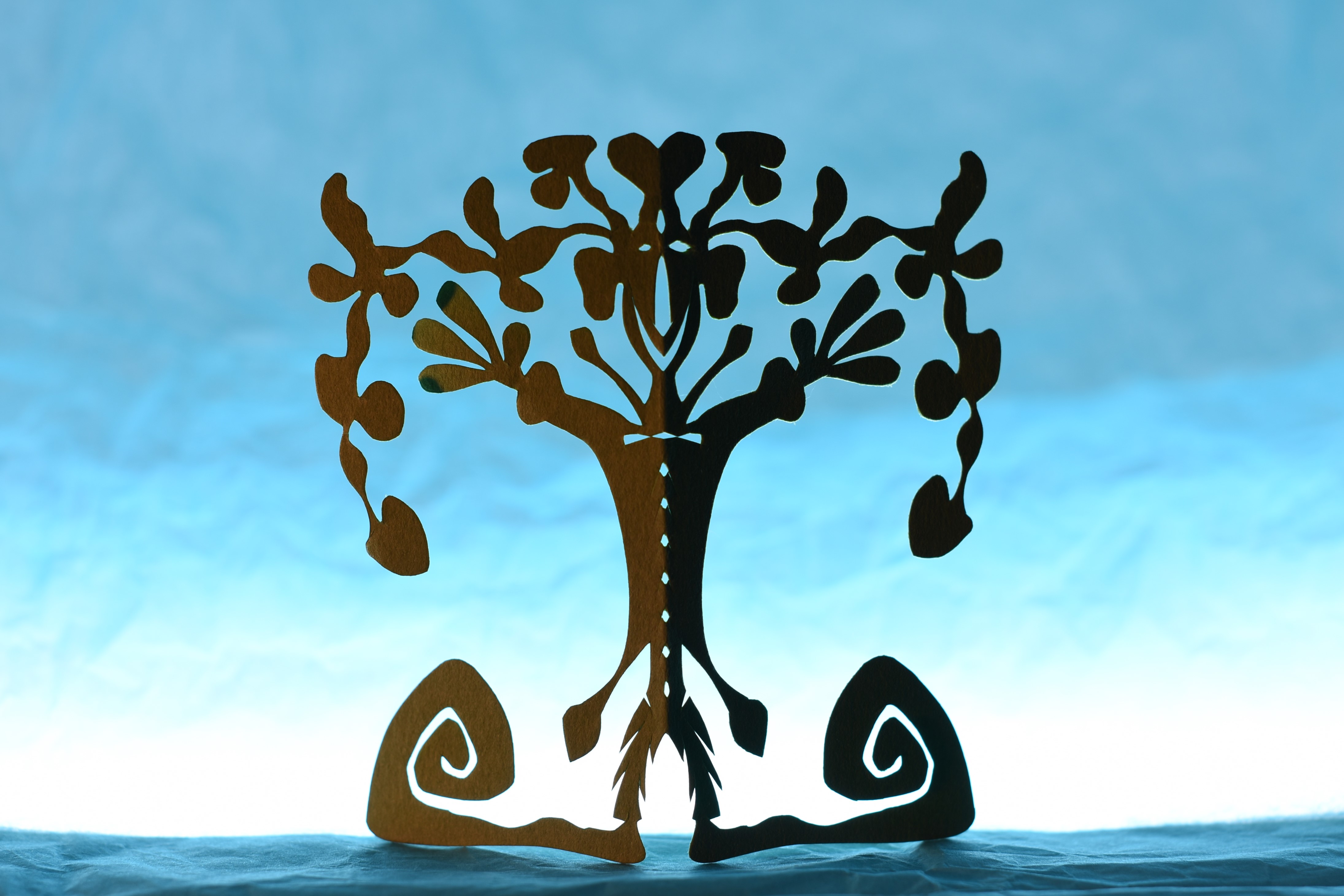 The Fantastic Art of Paper Cutting ONLINE | Swedish American Museum